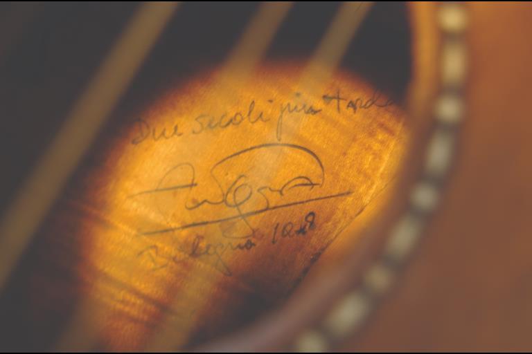 The ‘Sabionari’ Stradivarius guitar, 1679 | Gallery | The Strad